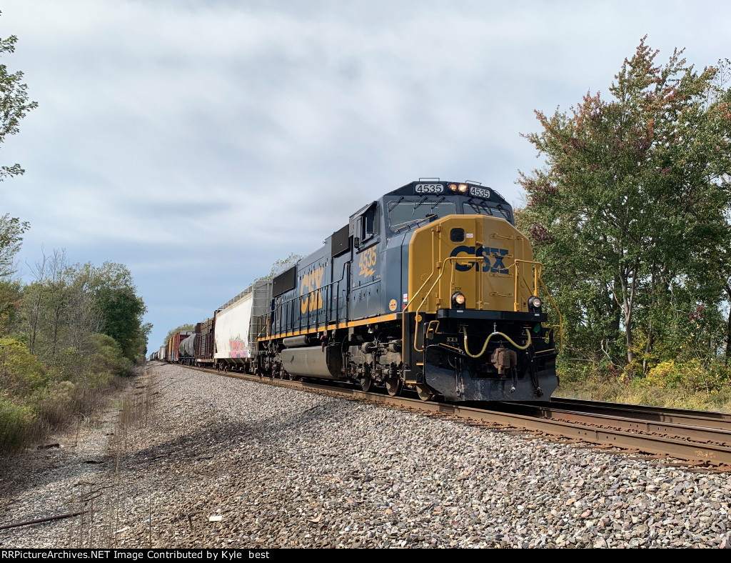 CSX 4535 on Q560